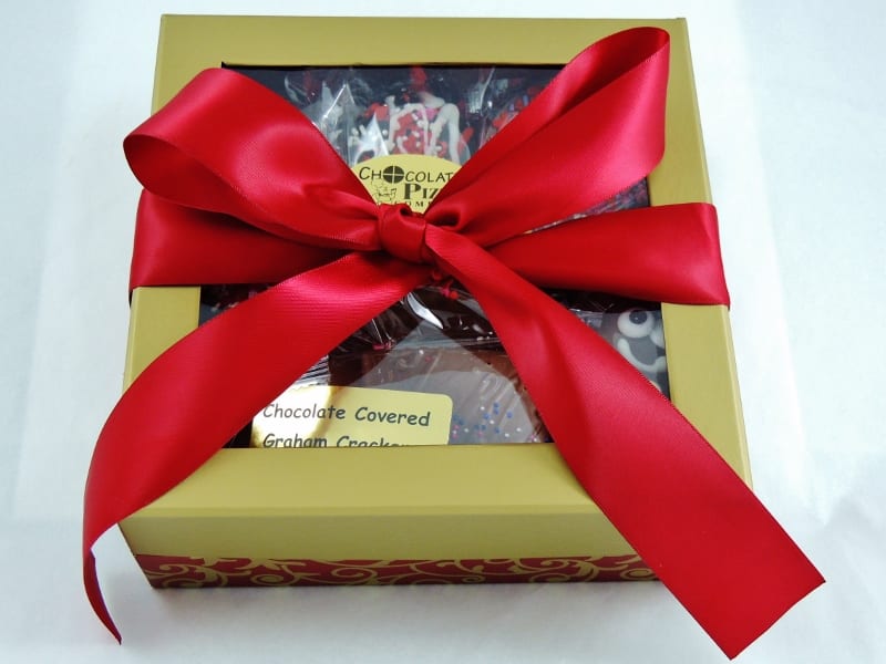 Sweet Thoughts Gift Box | gourmet chocolate & bow