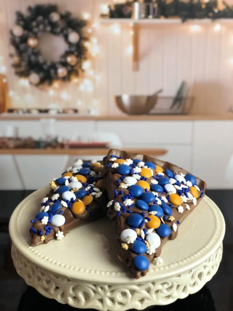 SLICE - Starry Night | blue, white chocolate candies & gold sugar stars
